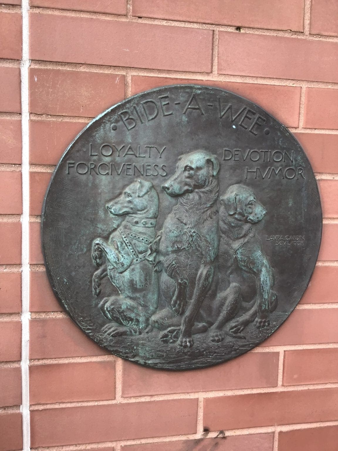 A plaque at Bideawee’s entrance.